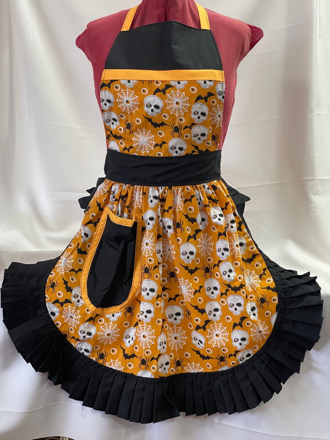 Retro Vintage 50s Style Full Apron / Pinny - Halloween Theme on Orange ...