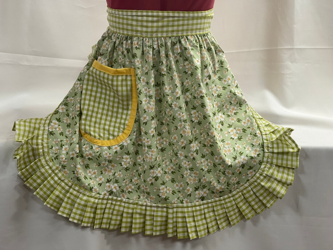 Retro Vintage 50s Style Half Apron / Pinny - Green Floral With Apple ...