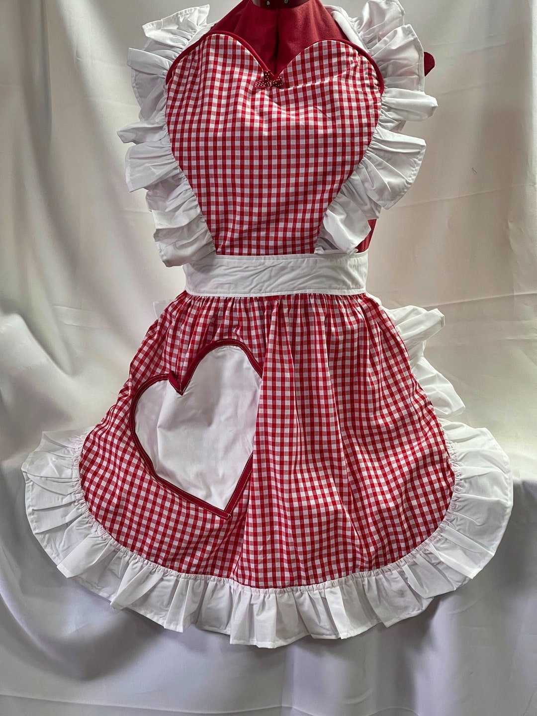 Retro Vintage 50s Style Full Apron / Pinny With Heart Shaped Top and ...