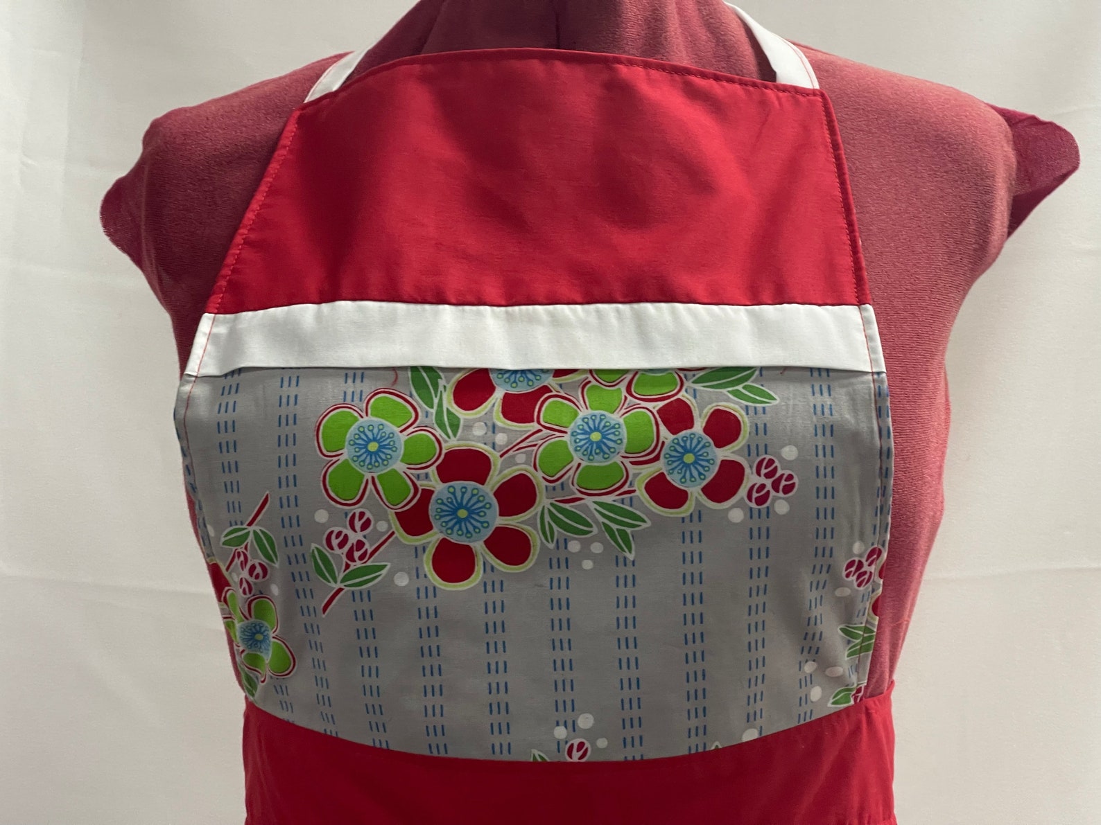 Retro Vintage 50s Style Full Apron / Pinny Flowers on Grey - Etsy