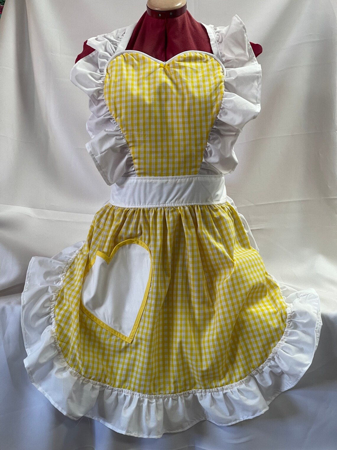 Retro Vintage 50s Style Full Apron / Pinny With Heart Shaped Top and ...