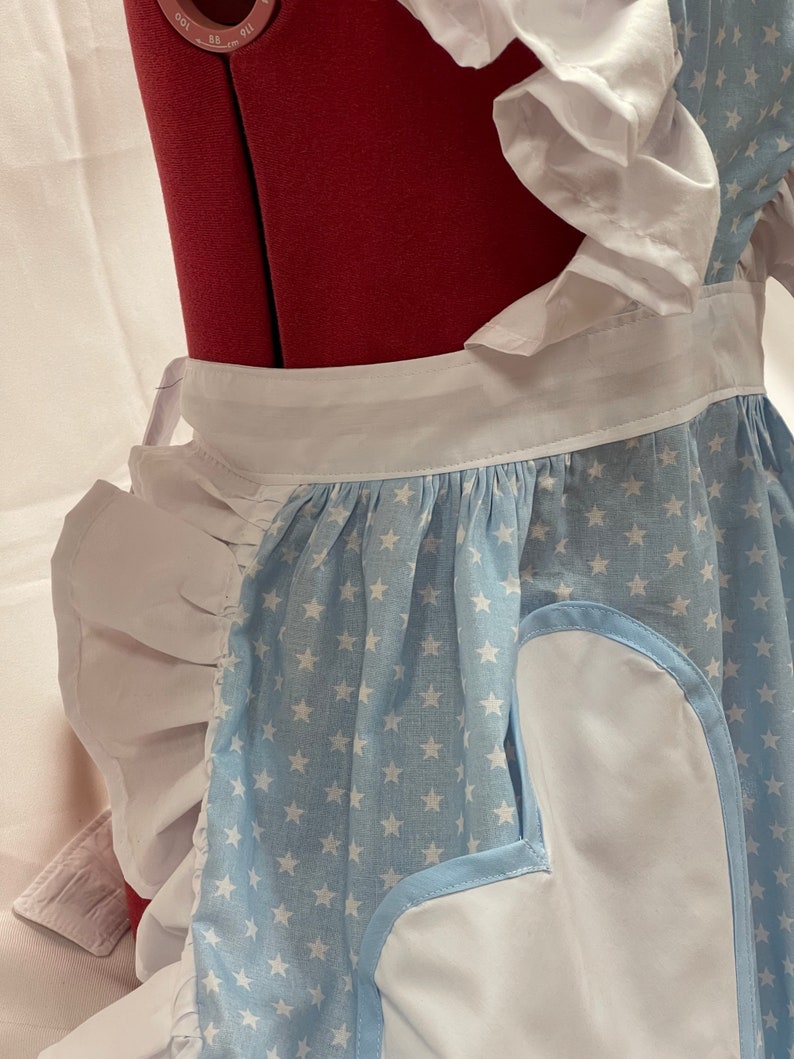 Retro Vintage 50s Style Full Apron / Pinny With Heart Shaped Top and ...