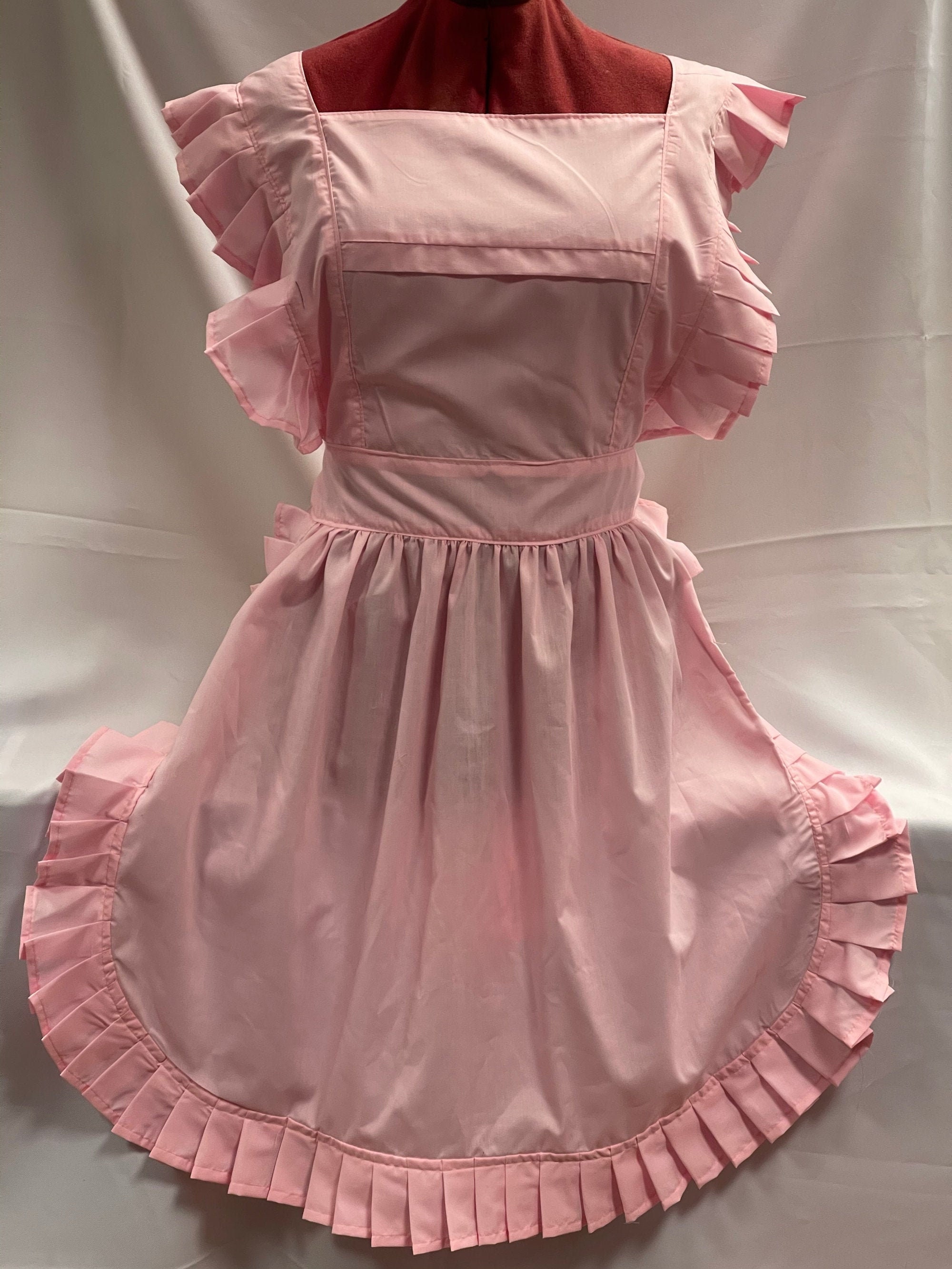 Frilly apron store