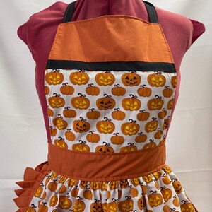 Retro Vintage 50s Style Full Apron / Pinny - Halloween Pumpkins on ...