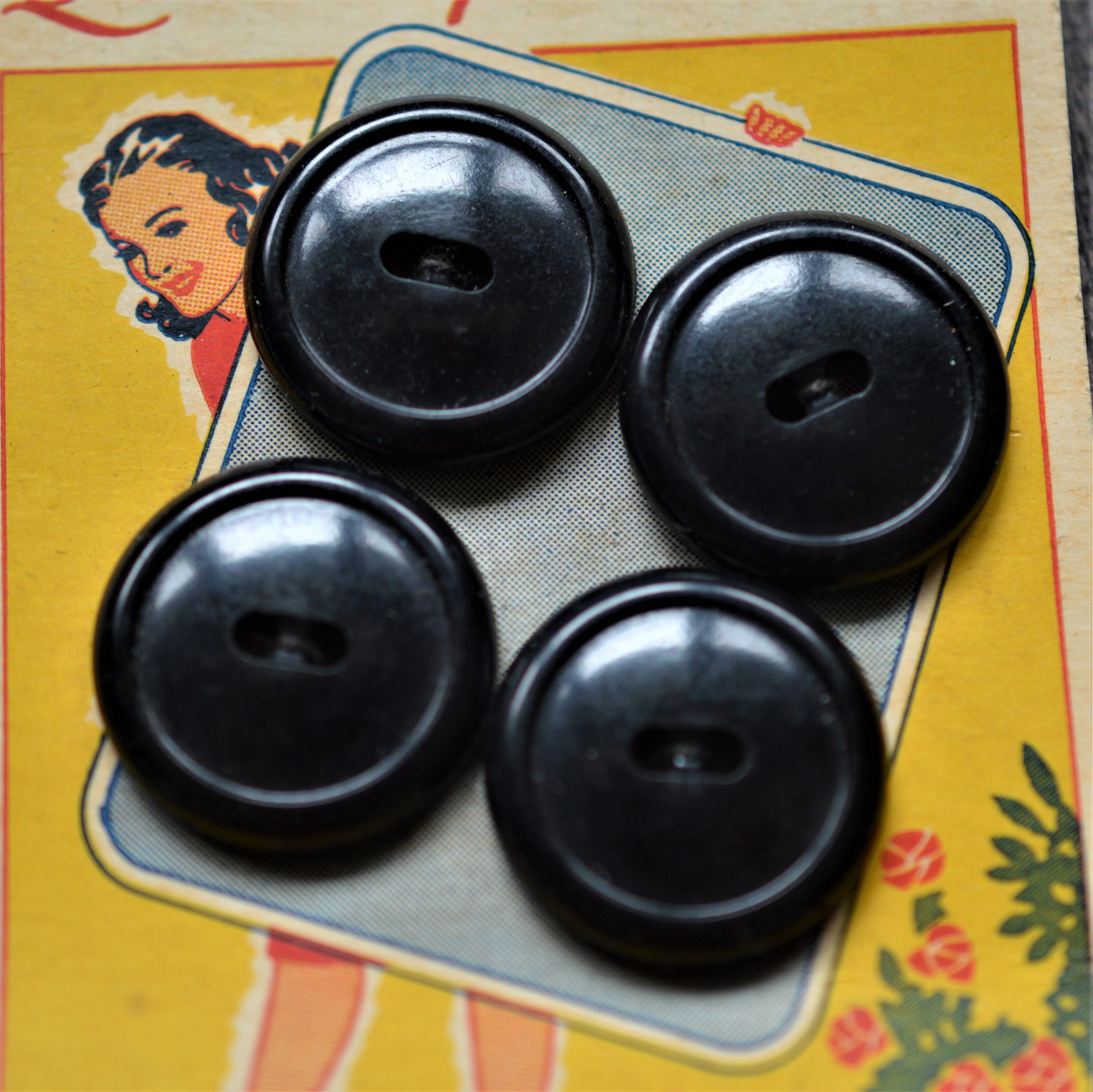 Set of 4 Two Hole Black Buttons From the 50s-60s Gorgeous - Etsy Canada