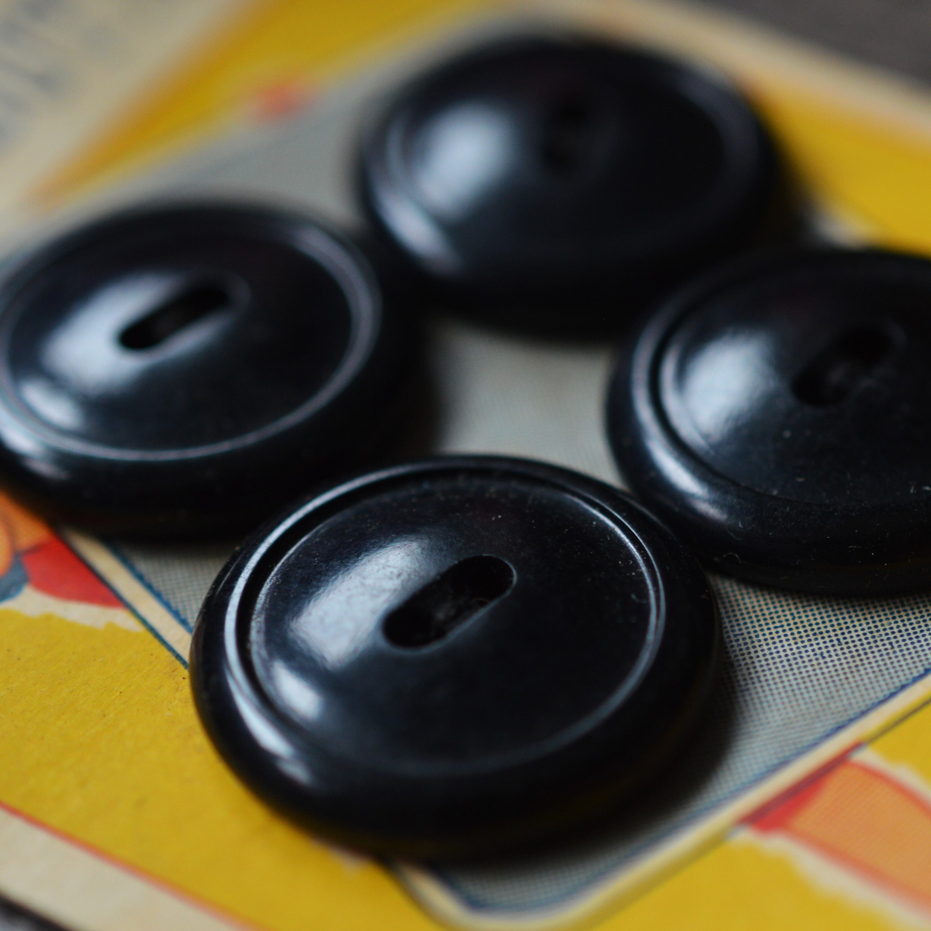 Set of 4 Two Hole Black Buttons From the 50s-60s Gorgeous - Etsy Canada