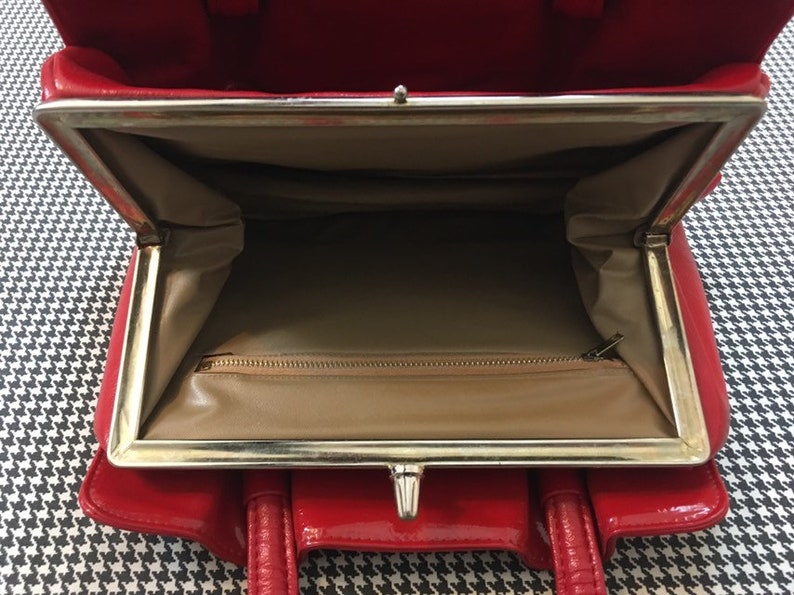 1960's Vinyl Old Lady Handbag in Bright Red With Brass - Etsy