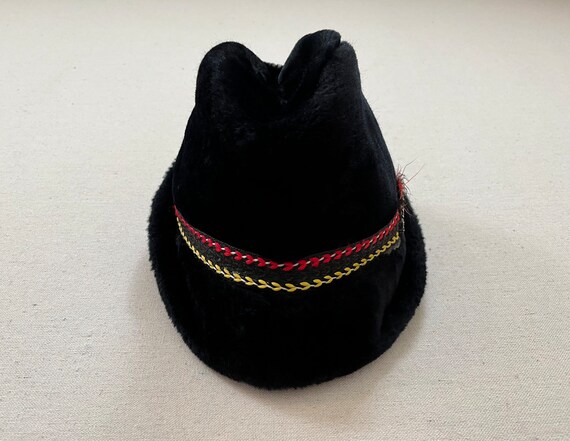 1970's, furry, Alps trilby hat in black with red and … - Gem