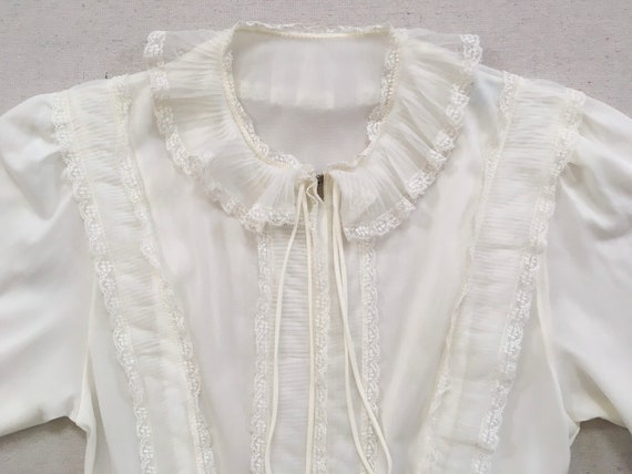 1970's, nylon, lace ruffle collar, lace trim, zip fro… - Gem