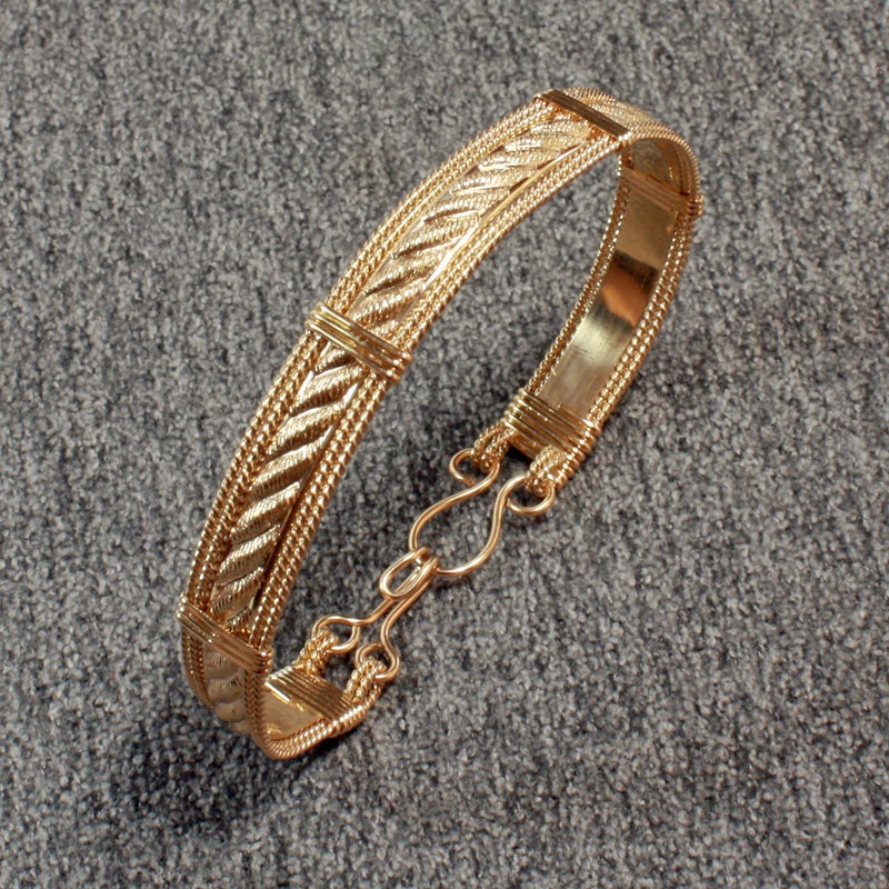 Gold Wire Bangle - Etsy