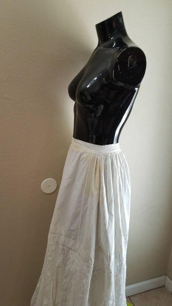 Antique White Skirt Victorian/Edwardian Ruffled and L… - Gem