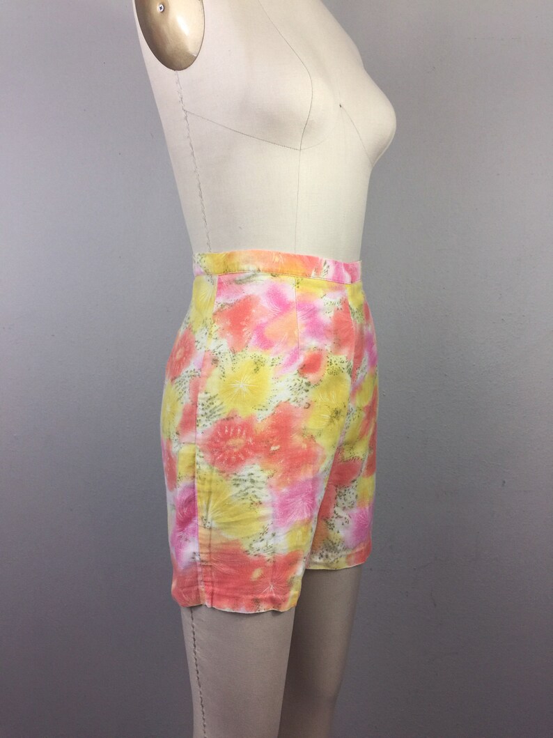 Vintage 1950s Floral Cotton Shorts Novelty Watercolor Honey Togs S - Etsy