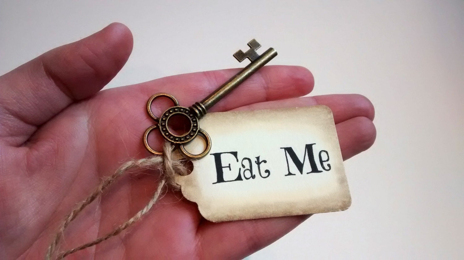 3 Keys and Eat Me Tags Alice in Wonderland Theme Eat Me Tag - Etsy Canada