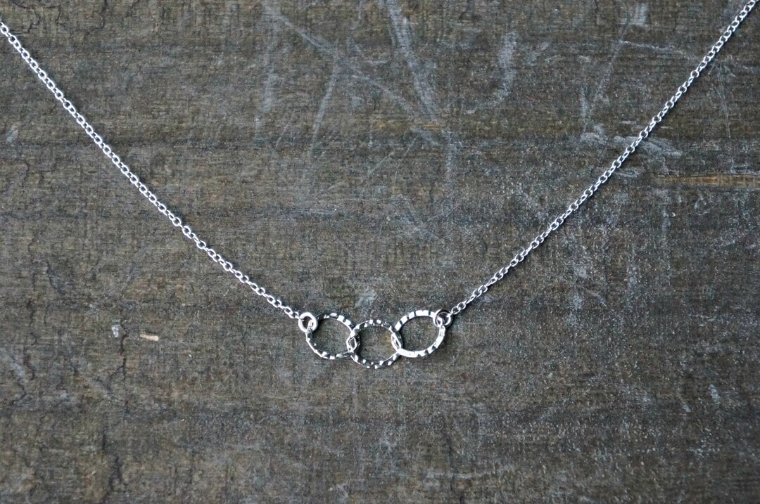 Three Entwined Circle Necklace / Tiny Silver Linked Hammered Infinity ...