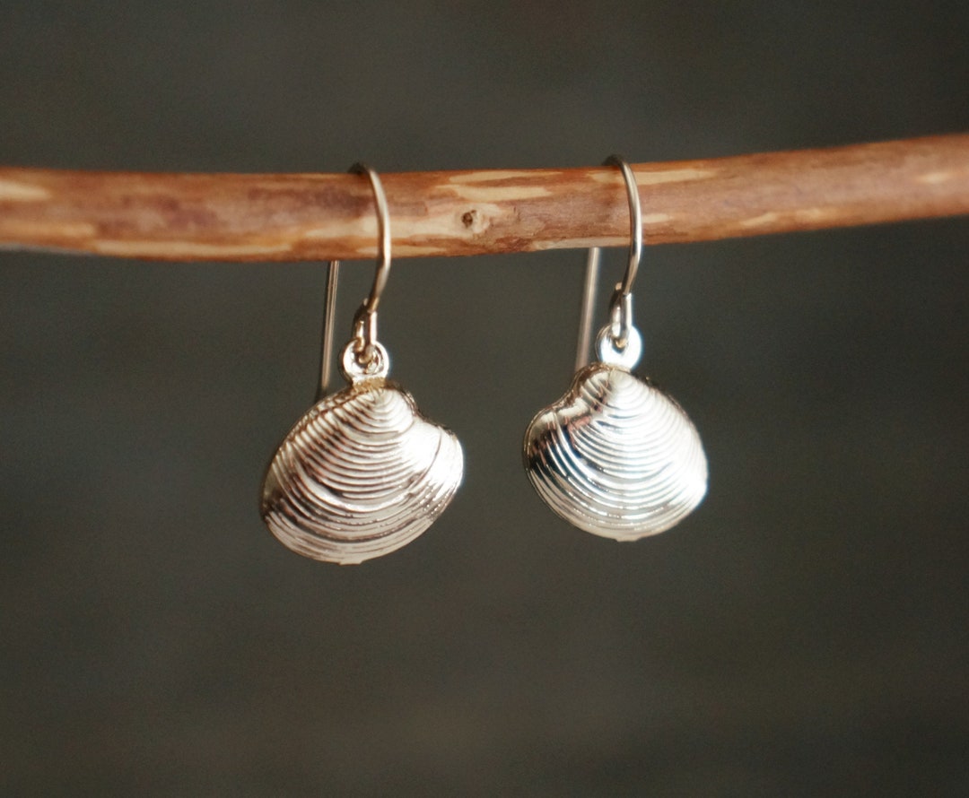 Clam Earrings in Gold / Realistic 3D Clams on Hypoallergenic 14k Gold ...