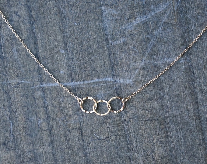 Three Entwined Circle Necklace / Tiny Gold Linked Hammered Infinity ...