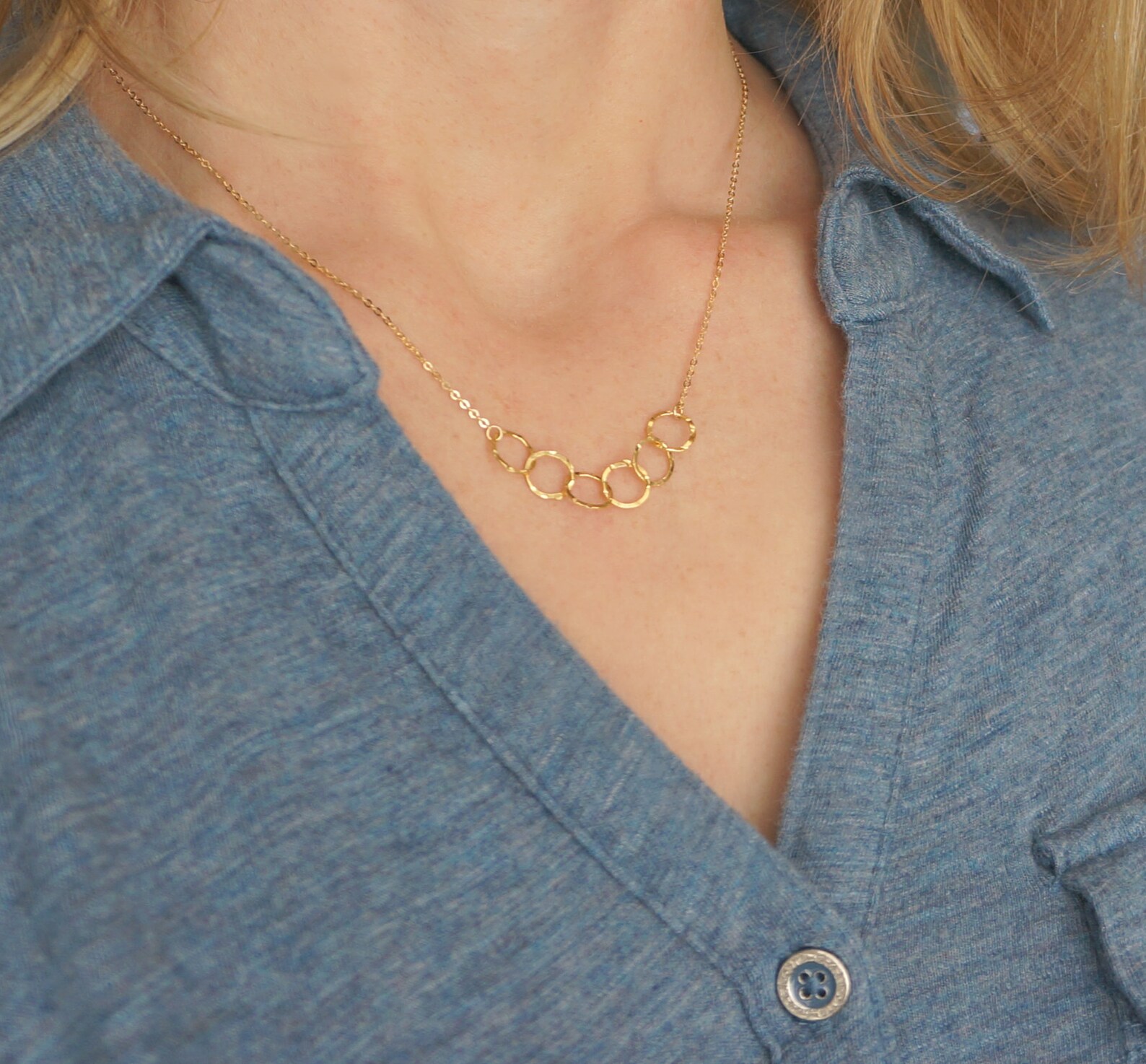 Six Entwined Circles Necklace / Tiny Gold Linked Hammered Infinity ...