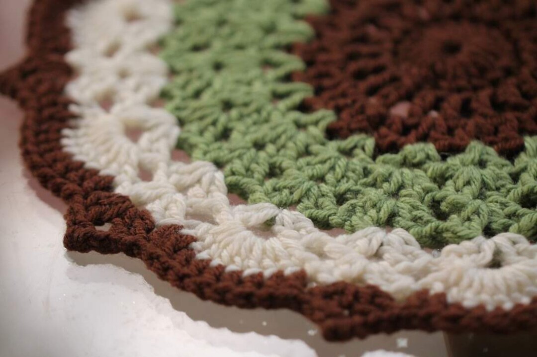 Crochet Mint Chocolate Chip Mandala Doily Pattern listing - Etsy