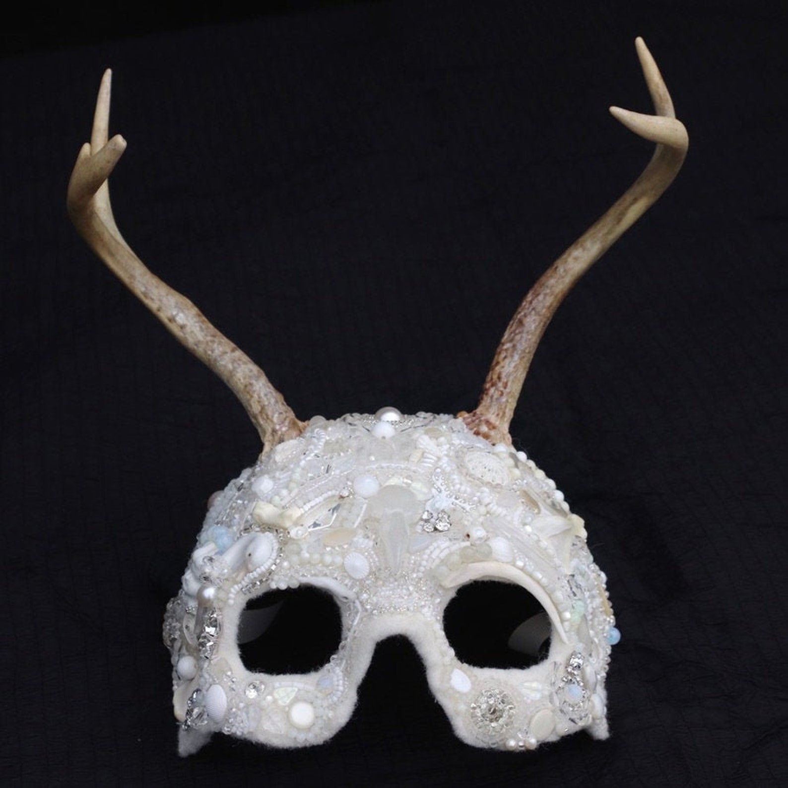 The Horned Winter King White Beaded Mask - Cernunnos - Horned One ...