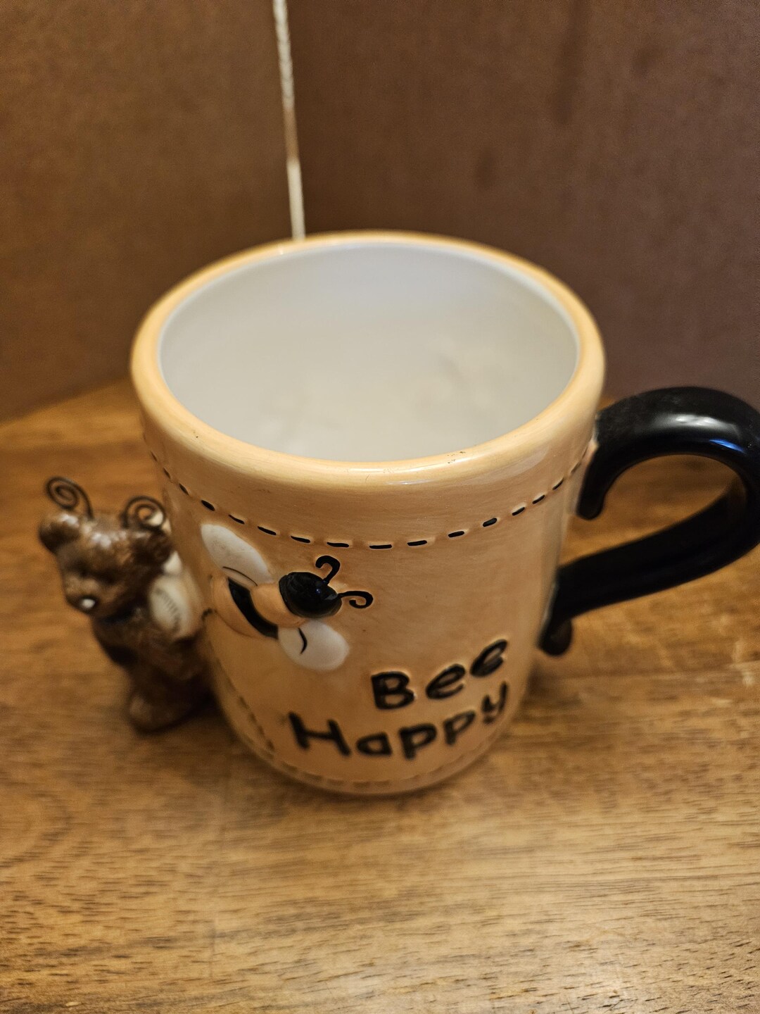 Boyd's Home Bee Happy. Little Bear on the Side With Little Bee. so Cute ...