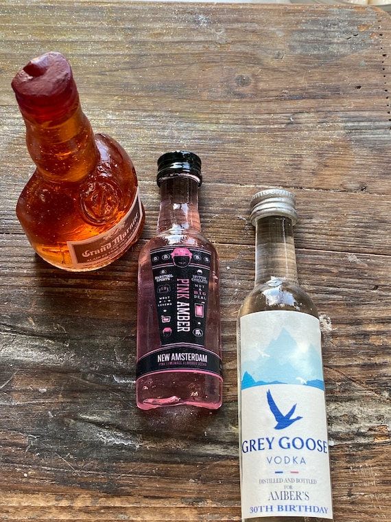 100% Edible Sugar Isomalt Mini Bourbon Rum Whiskey Bottle Cake Topper ...