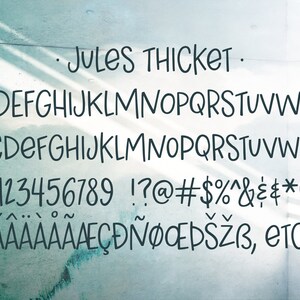 Font: Jules Thicket, a Wonky Caps Font - Etsy