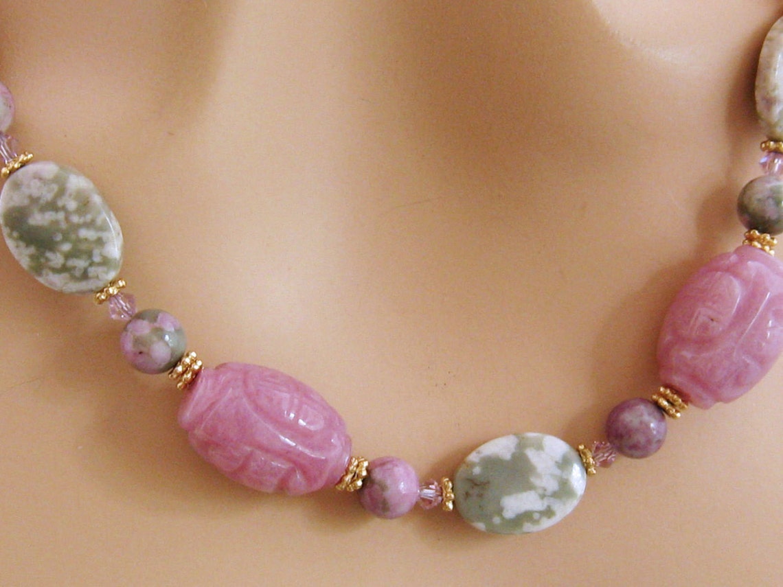 Collar de jade rosa y verde y conjunto de joyas de pendientes/collar de ...