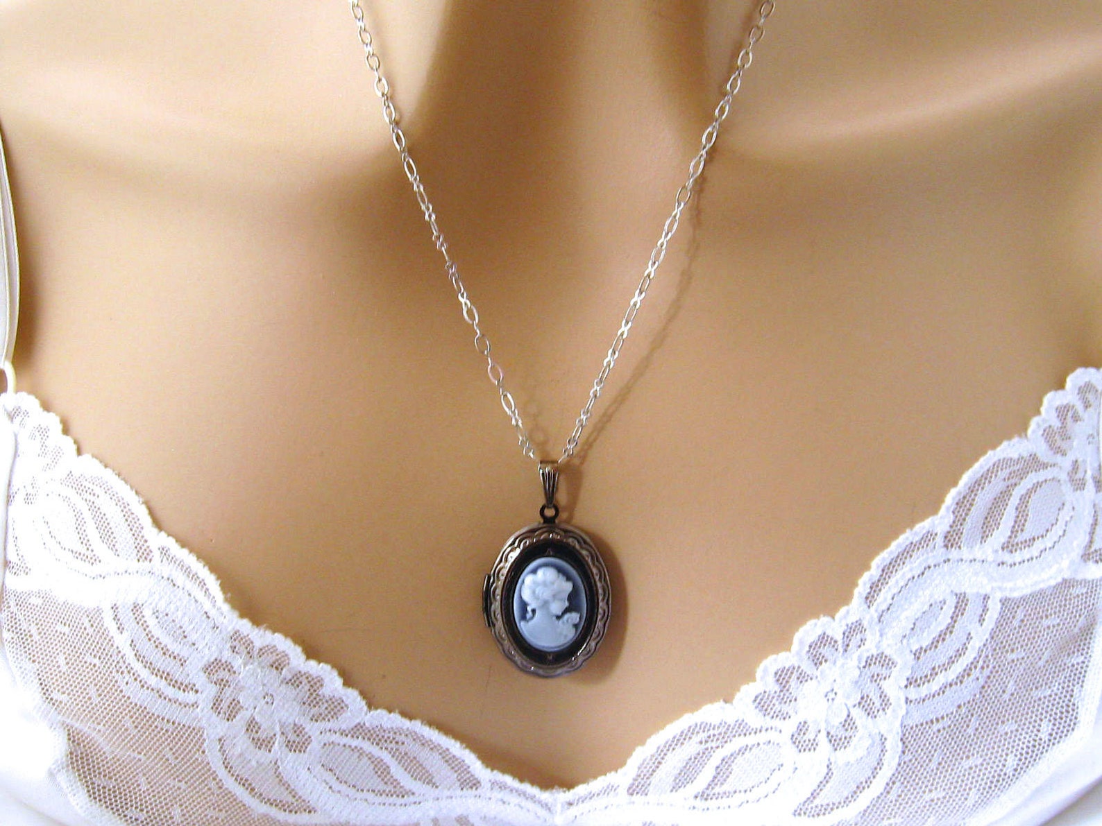 Blue Cameo Locket/victorian Woman Locket/victorian Necklace/photo ...