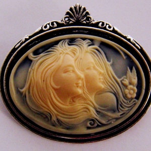 Two Sisters Cameo Brooch, Best Friend Jewelry, Twin Sister Jewelry Gift ...