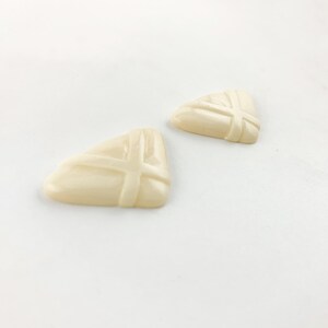 Vintage Natural Carved Bovine Bone Soft Tiangle Cabochons, 35mm ...