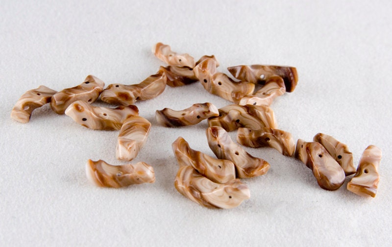Carved Shell Bird Beads, 13mm, Vintage Bird Fetish Beads, Brown Bird ...