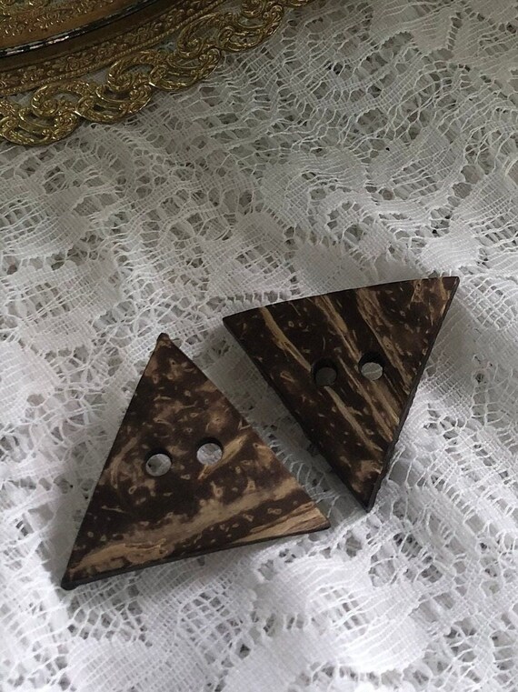 Vintage 90s wooden "inverted" triangle buttons, repur… - Gem