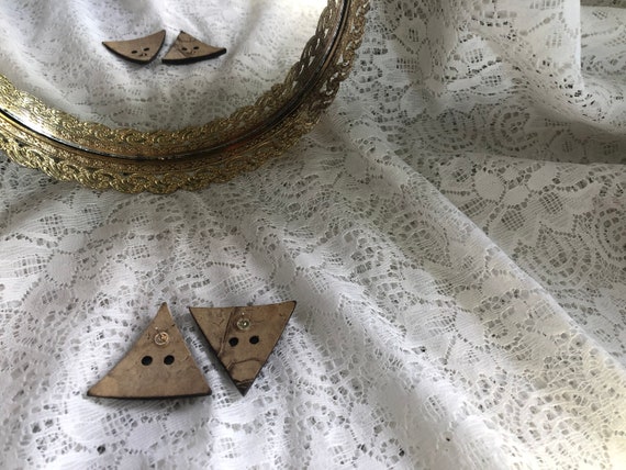 Vintage 90s wooden "inverted" triangle buttons, repur… - Gem