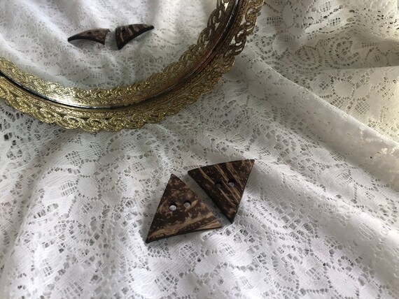 Vintage 90s wooden "inverted" triangle buttons, repur… - Gem