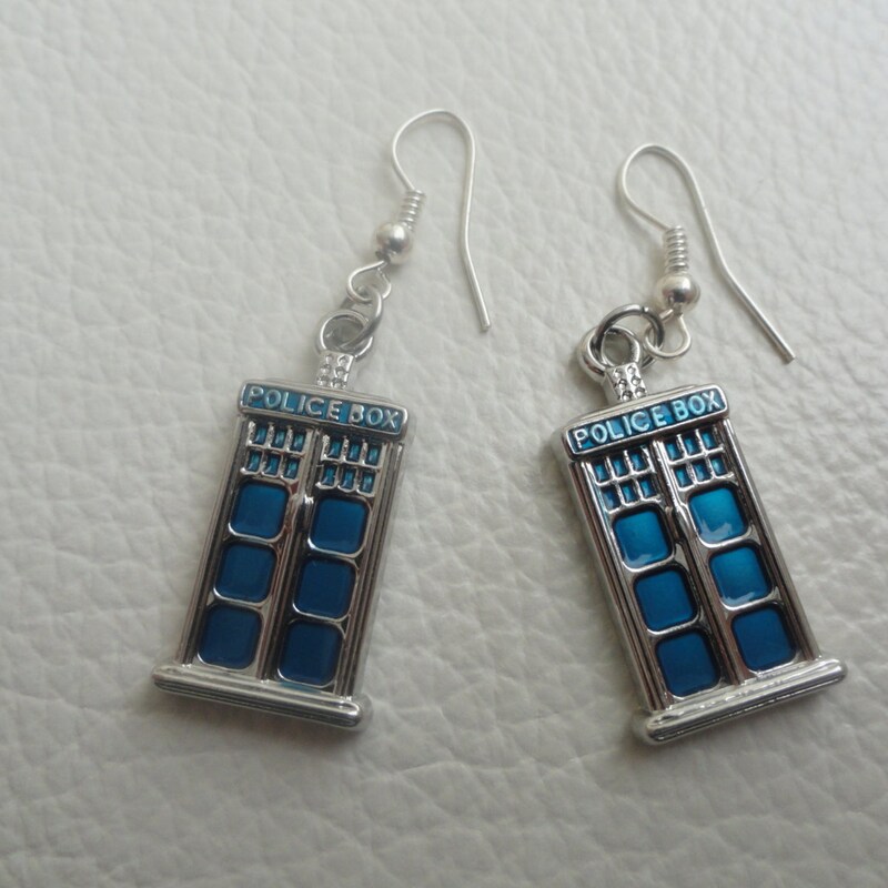Tardis Earrings - Etsy