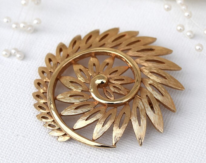 PASTELLI Pinwheel Brooch, Mid Century Modern Pin Gold Tone Leafy ...