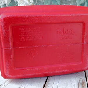 IGLOO Mini Mate Cooler, Vintage Red Small Cooler Personal Lunch Box ...
