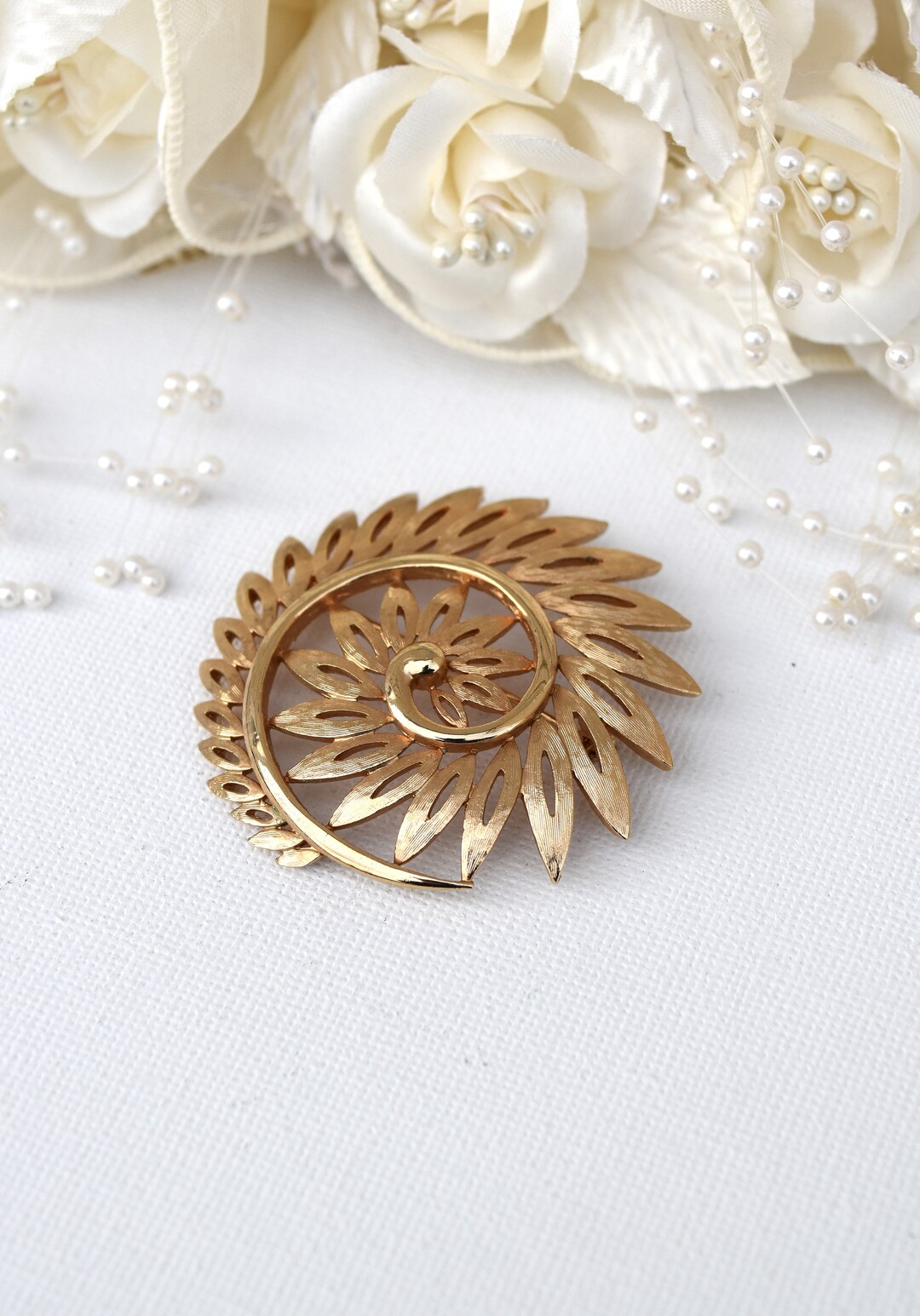 PASTELLI Pinwheel Brooch Mid Century Modern Pin Gold Tone - Etsy