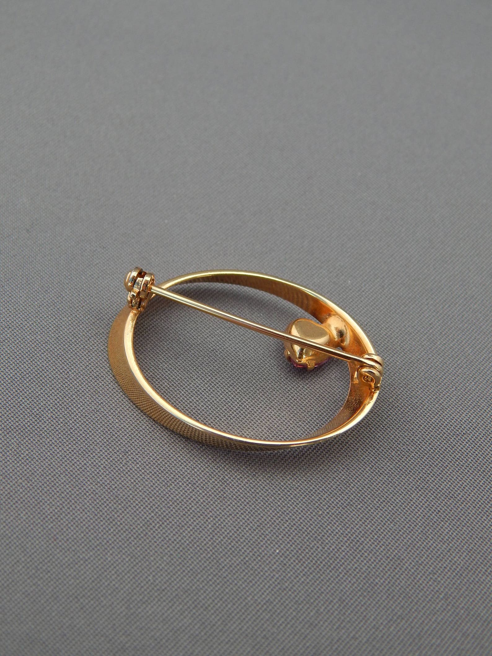 Vintage Oval Circle Pin With Pink Rhinestone Heart, Mid Century Modern ...