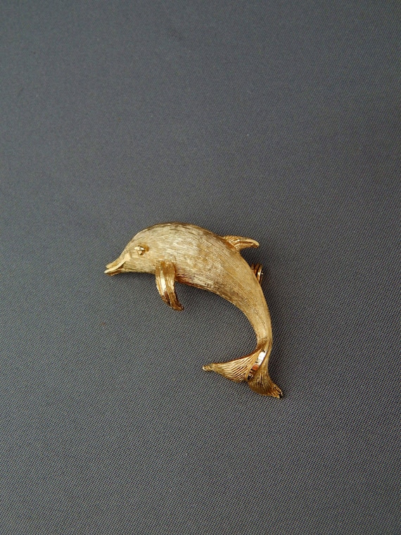 Gold Dolphin Pin, Brushed Gold Tone Dolphin Figural P… - Gem