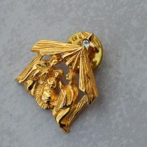 Nativity Christmas Pin Lapel Pin Baby Jesus in the Manger - Etsy