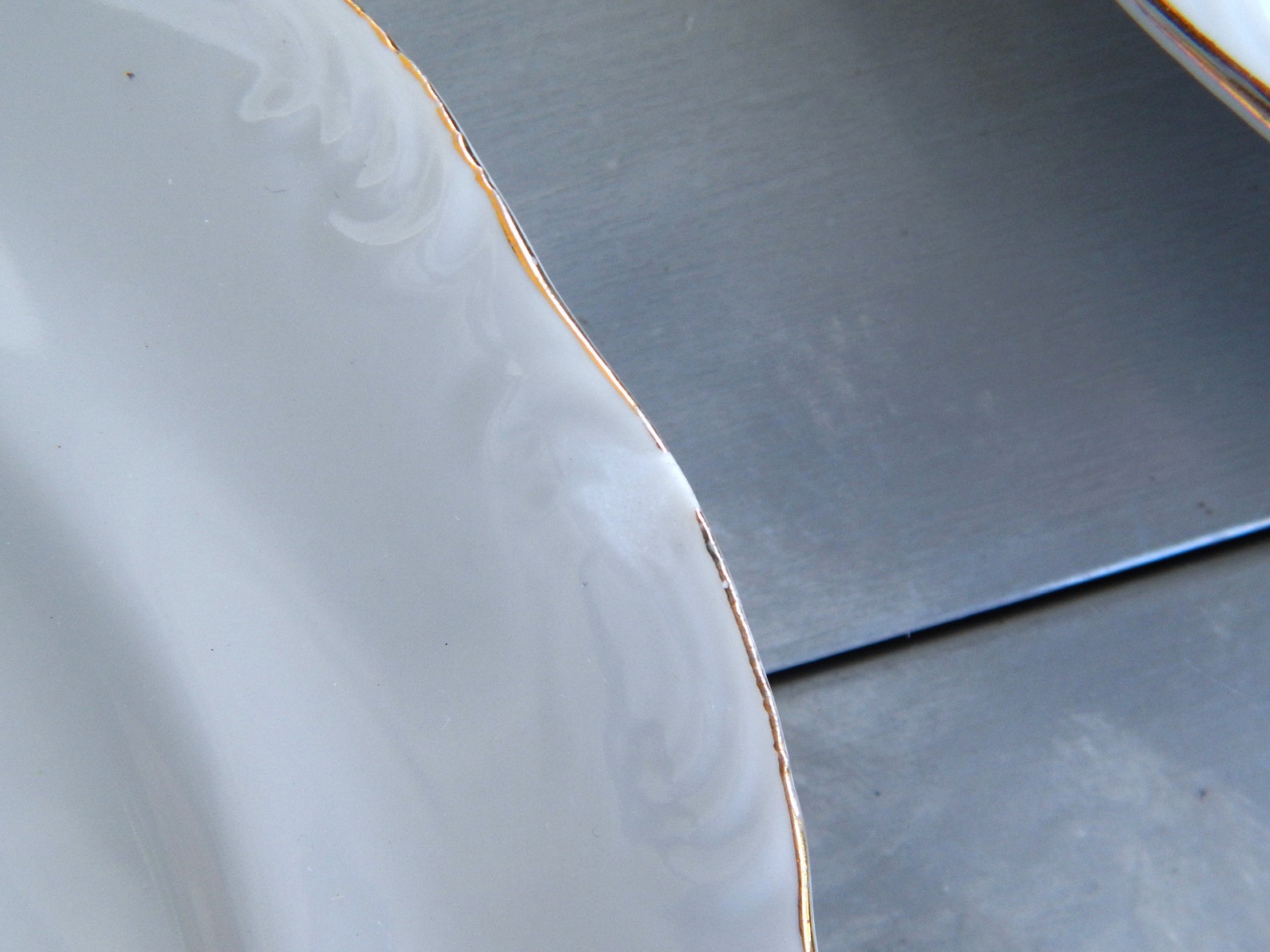 Pink Roses Plates Set of 4 Salad Plates 8" Pink Roses Green Leaves Gold ...