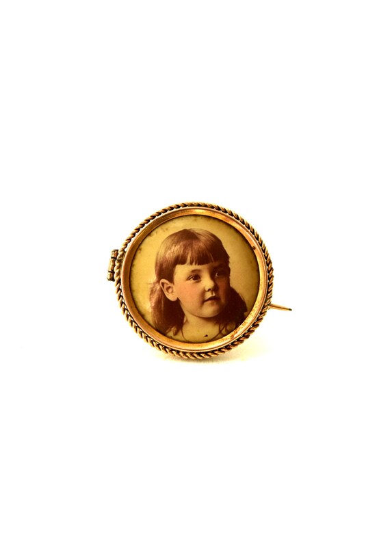 Antique Victorian Photo Brooch Little Girl, Victorian… - Gem