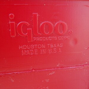 IGLOO Mini Mate Cooler, Vintage Red Small Cooler Personal Lunch Box ...