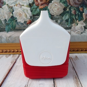 IGLOO Mini Mate Cooler, Vintage Red Small Cooler Personal Lunch Box ...