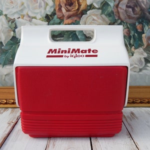 IGLOO Mini Mate Cooler, Vintage Red Small Cooler Personal Lunch Box ...