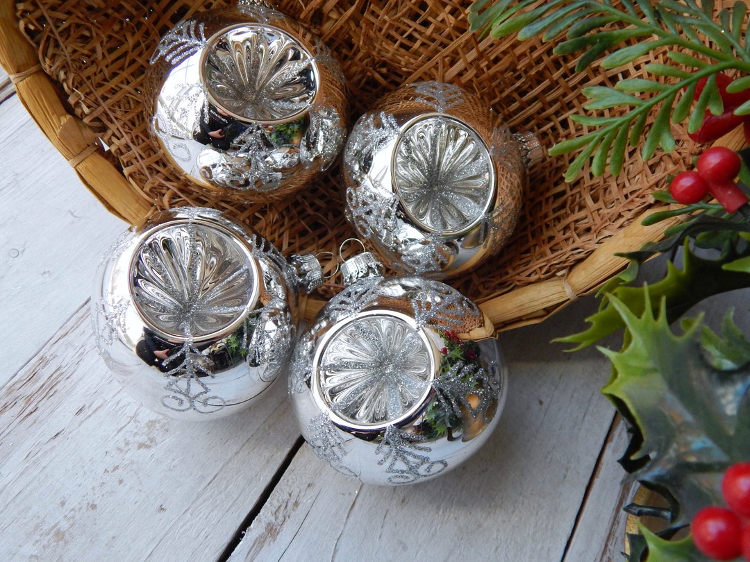 Silver Reflector Ornaments Set of 4, Shiny Reflective Silver Glass Ball ...