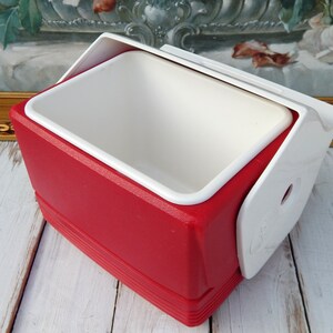 IGLOO Mini Mate Cooler, Vintage Red Small Cooler Personal Lunch Box ...