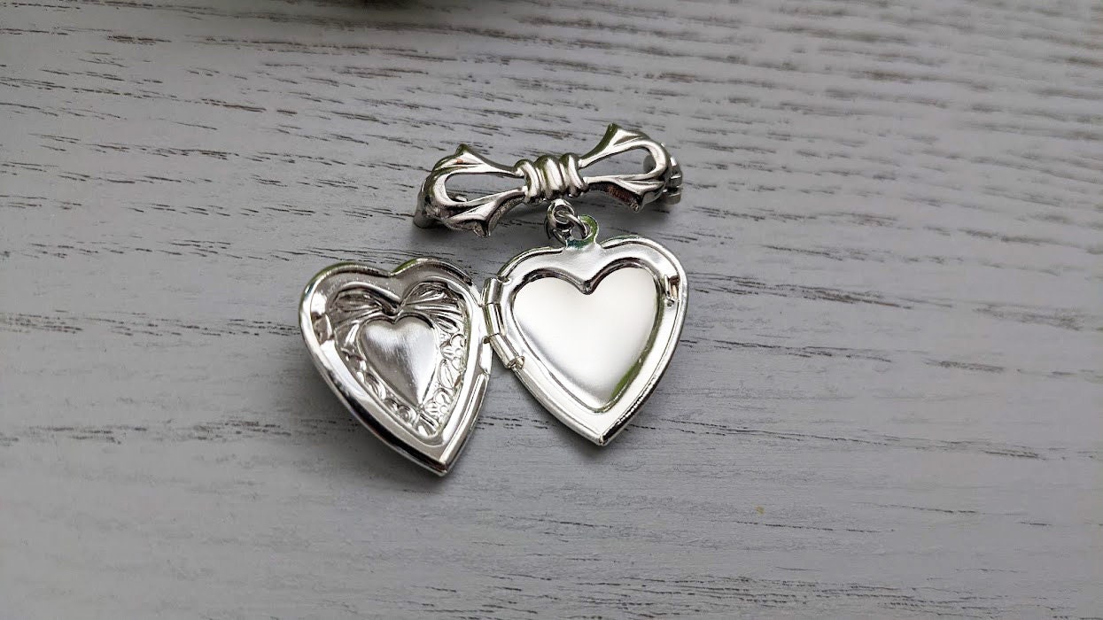 Blank Bouquet Locket/wedding Locket/locket Charm/sentimental Wedding ...