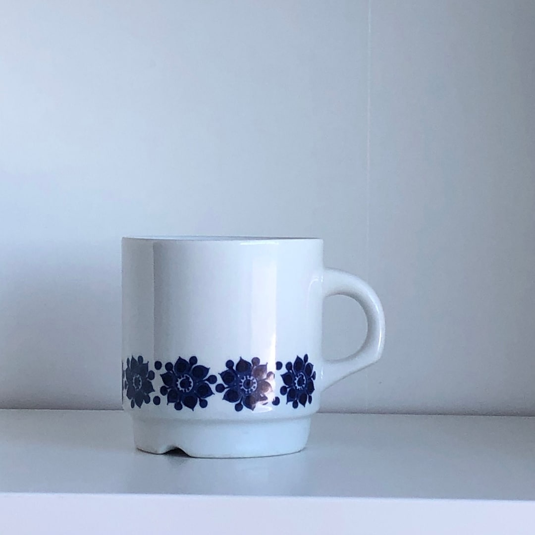 Tasse à café florale bleu rétro Figgjo Flint Norway Vitro-Porselen Mug ...
